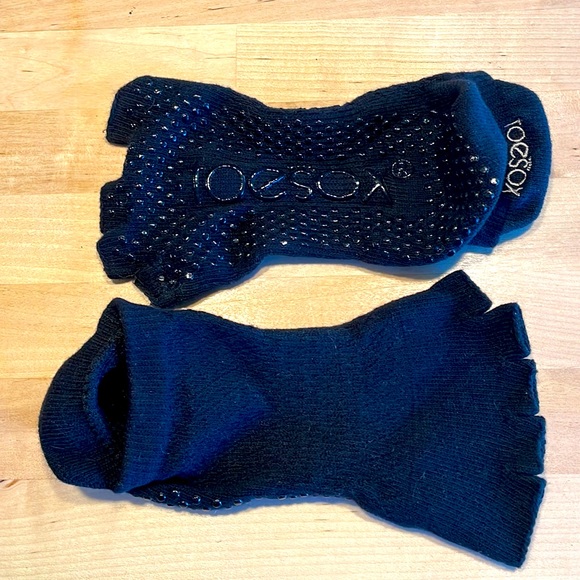 toesox | Other | Toe Sox Never Been Worn Great Condition Pet Friendly ...